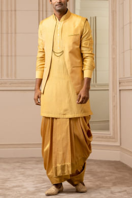 Buy Gold kanjivaram bandi and dhoti set by Tarun Tahiliani at Aashni and Co