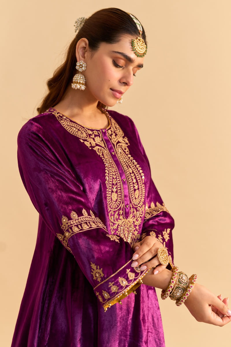 Buy Deep purple aari embroidered velvet choga set by Sheetal Batra at ...