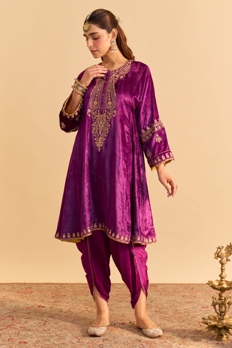 Buy Deep purple aari embroidered velvet choga set by Sheetal Batra at ...