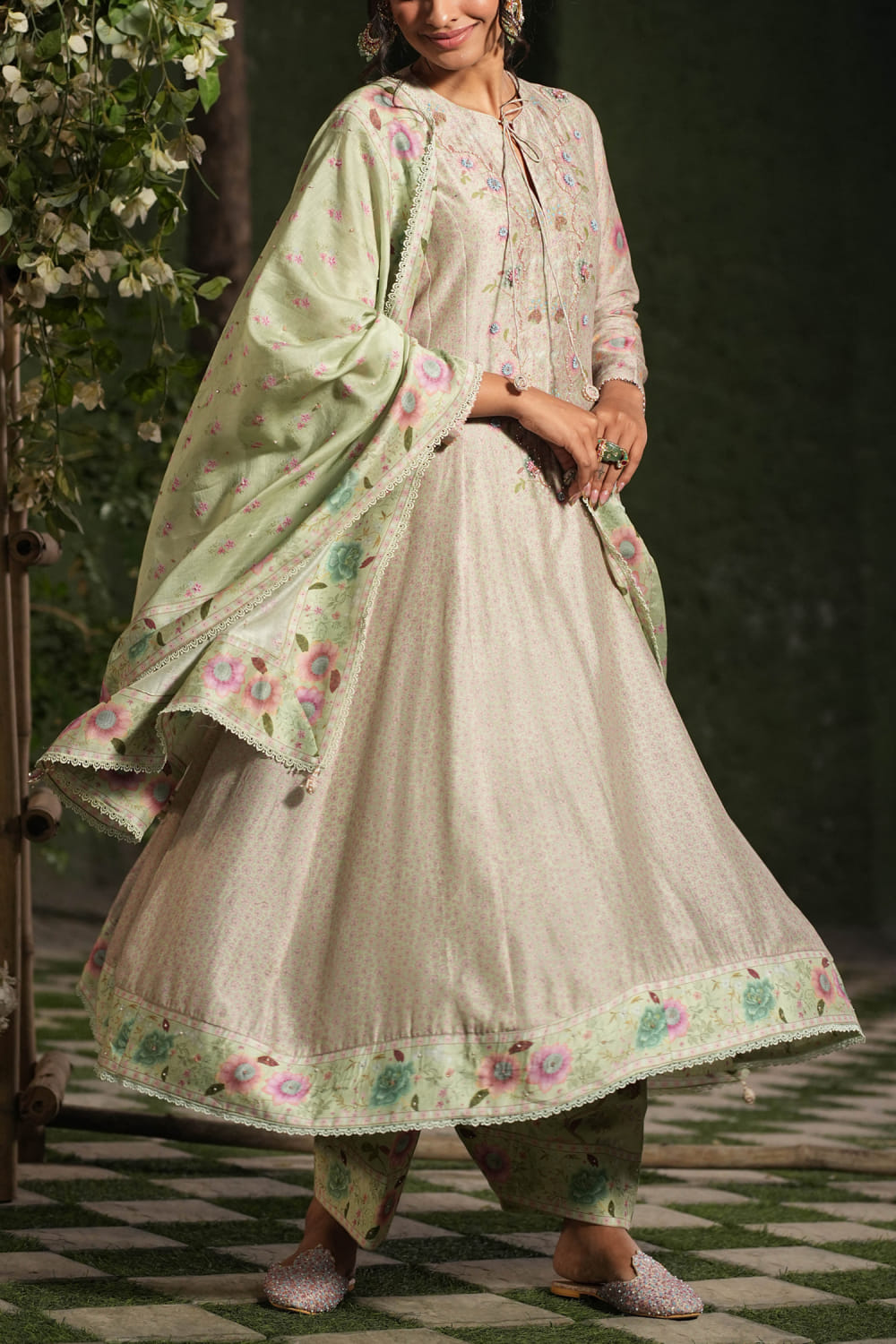 Buy Green floral embroidered kalidar kurta set by Niti Bothra at Aashni ...