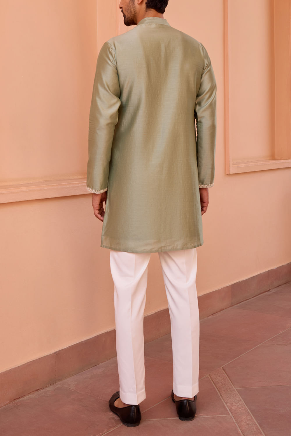 Buy Sage green embroidery kurta set by Isha Gupta Tayal at Aashni and Co