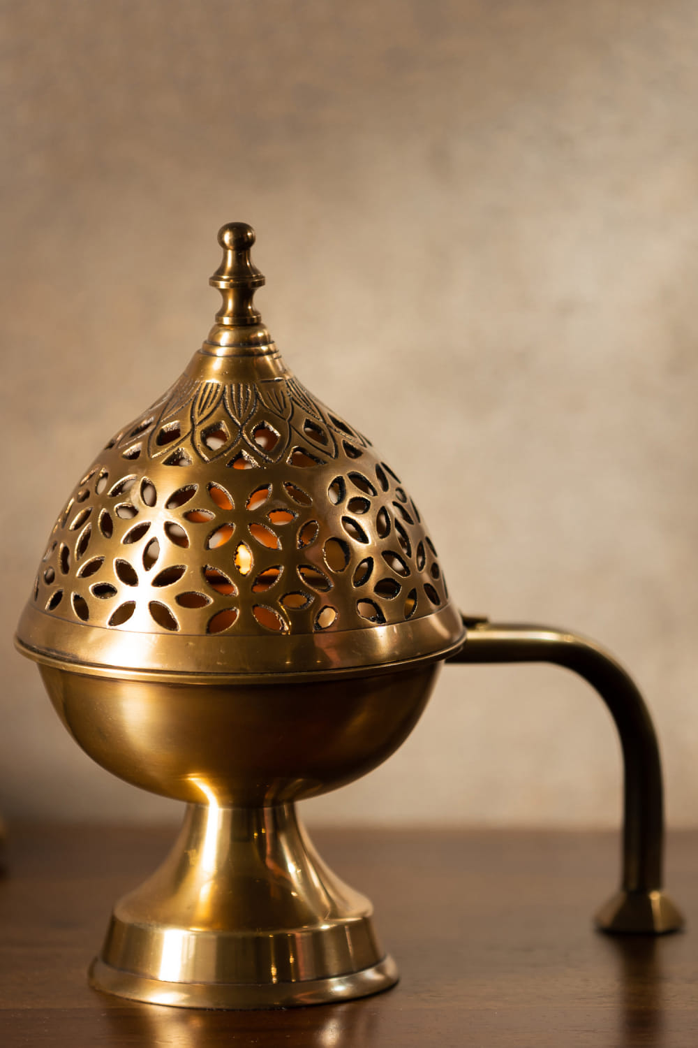 Buy Gold metal lobaan by S.G Home at Aashni and Co