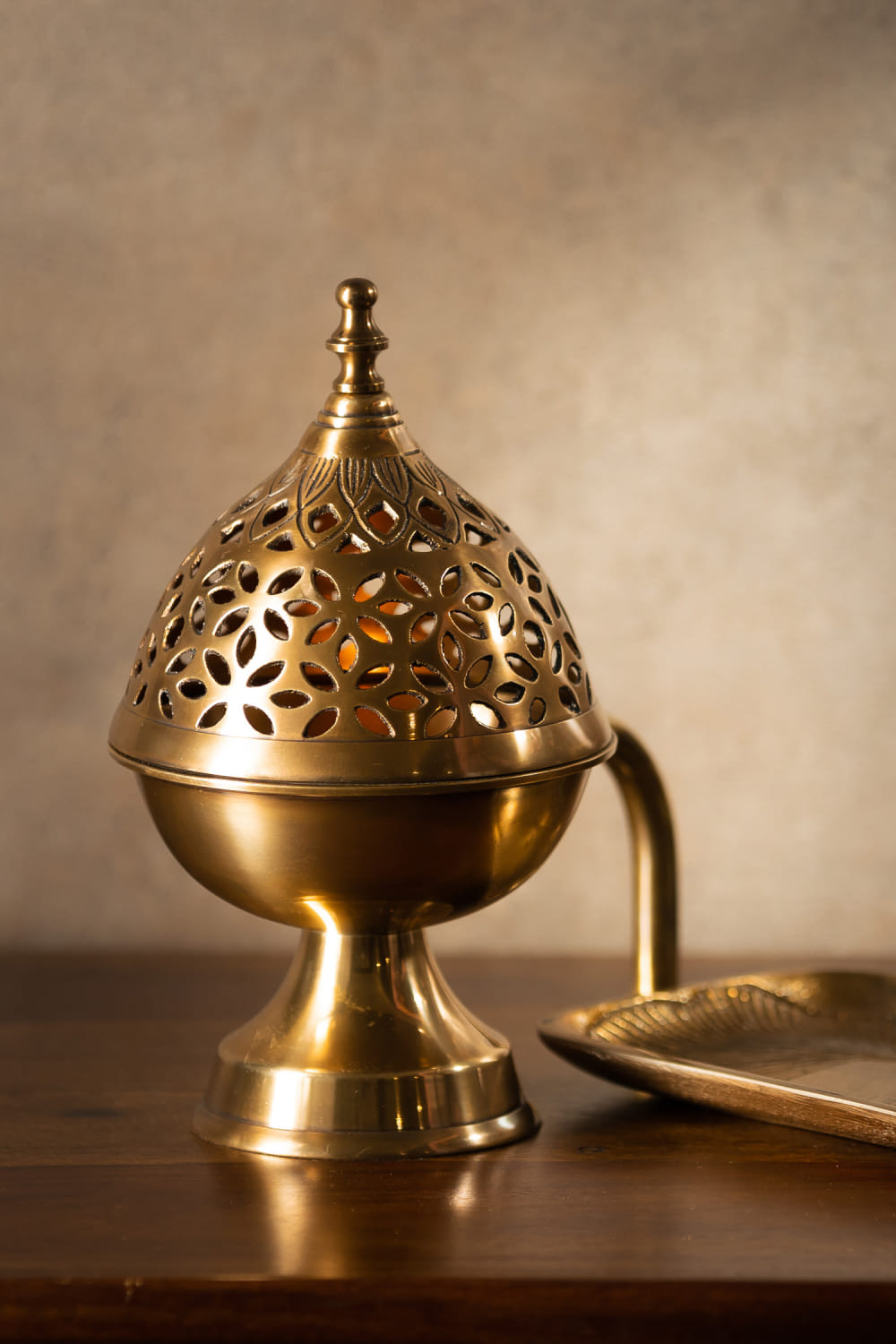 Buy Gold metal lobaan by S.G Home at Aashni and Co