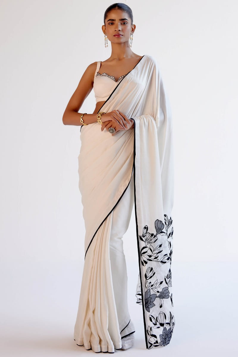 Buy Ivory dori embroidered sari set by Devnaagri at Aashni and Co