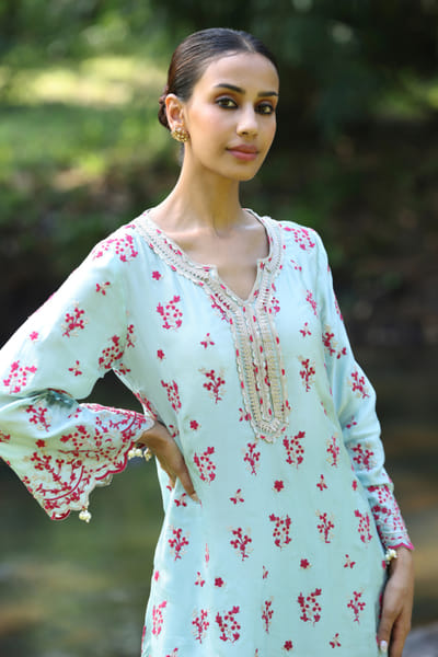 Buy Mulmul Ethnic Womenswear and Kidswear Online | Aashni & Co