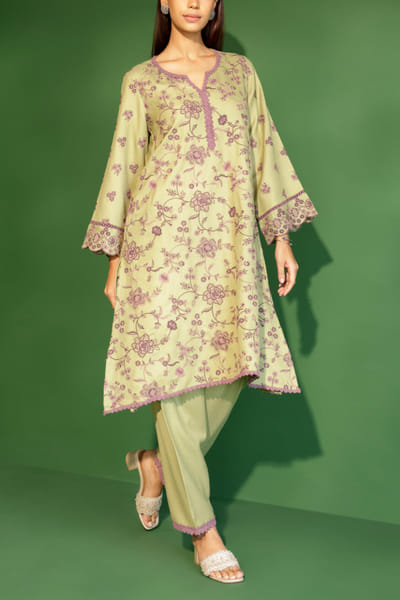 Buy Mulmul Ethnic Womenswear and Kidswear Online | Aashni & Co