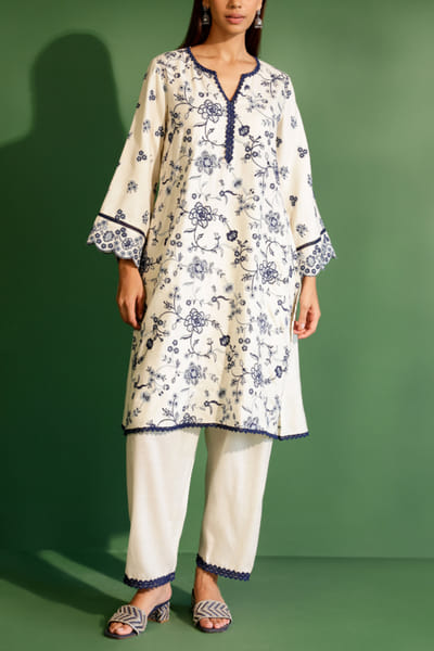 Buy Mulmul Ethnic Womenswear and Kidswear Online | Aashni & Co